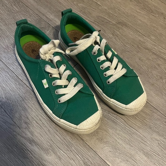 Cariuma | Shoes | Green Cariuma Sneakers | Poshmark